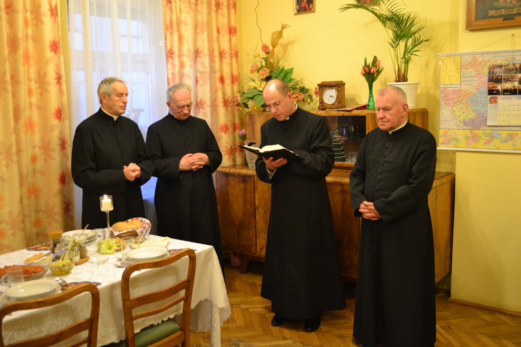Wiadomości - diec. siedlecka - Wieczerza wigilijna u księży emerytów