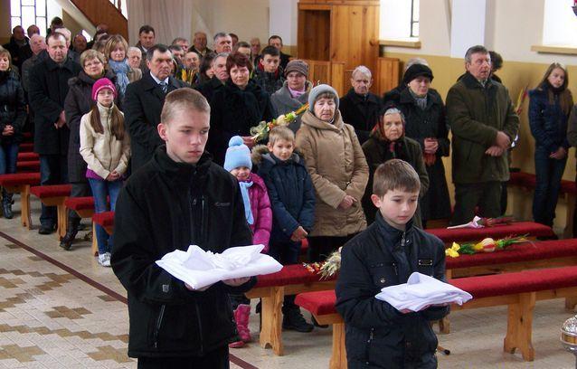 Wiadomości - diec. siedlecka - Nowi lektorzy w parafii w Ulanie